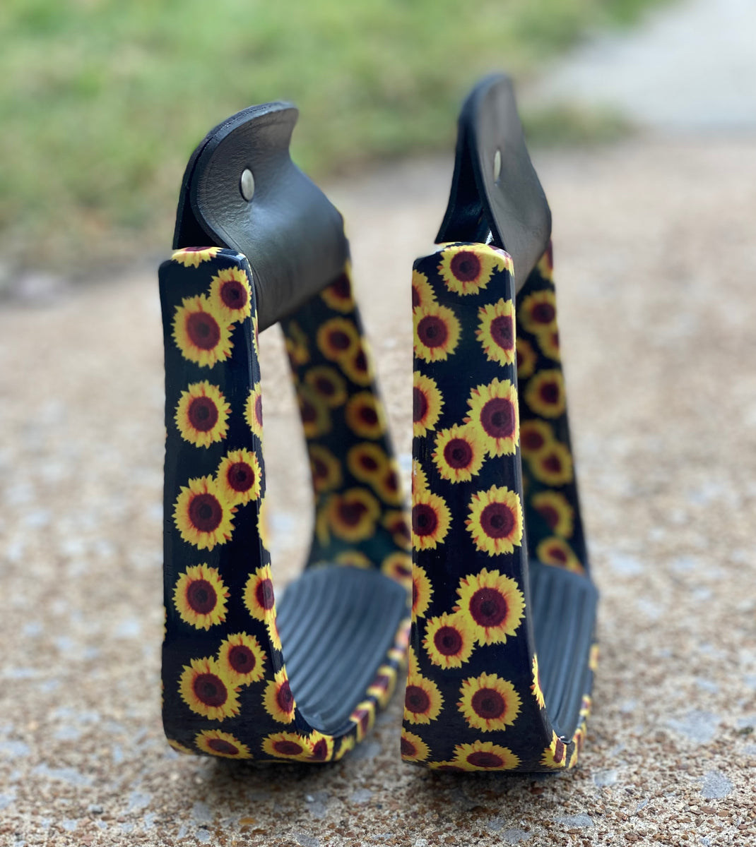 Patterned Stirrups – Hot Headstalls